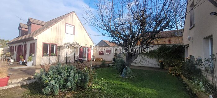 Maison à vendre - Beaune-la-Rolande - 6 pièces - 4 chambres