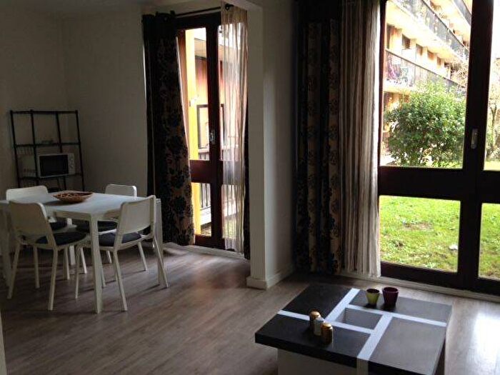 Appartement 1 pièce à louer à Parc Saint Cyr-Haut de Fontenay, Fontenay-le-Fleury