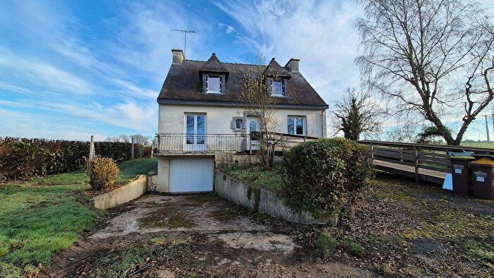 Maison à louer - Saint-Vincent-sur-Oust - 5 pièces - 4 chambres