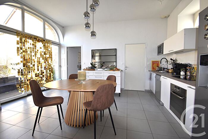 Maison à vendre - Meslay-du-Maine - 11 pièces - 7 chambres