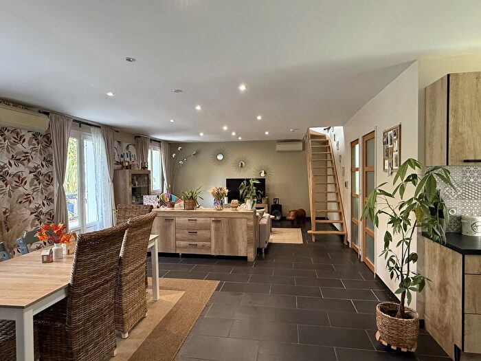 Maison à vendre - Villebougis - 5 pièces - 3 chambres