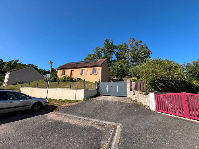 Jouet-sur-l'Aubois : Maison 5 pièces à vendre