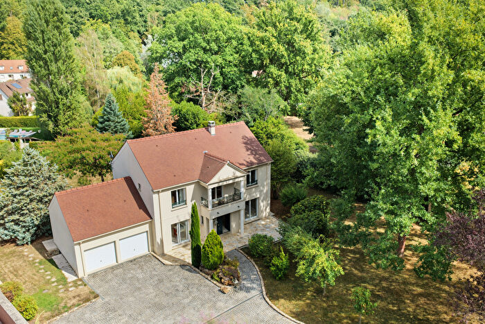Boullay-les-Troux - Maison 8 pièces à vendre