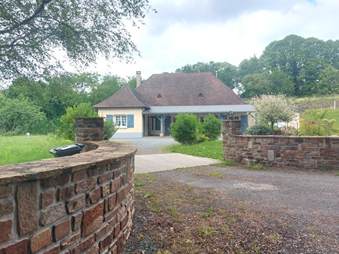 Maison à vendre - Saint-Pierre-de-Frugie - 6 pièces - 3 chambres