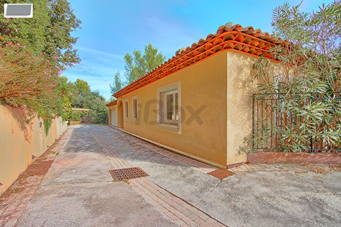 Maison à vendre - Solliès-Ville - 6 pièces - 4 chambres