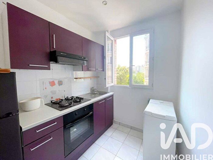 Plateau-Grèves-Europe-Gare du Stade-Fossés Jean, Colombes : Appartement 1 pièce à louer