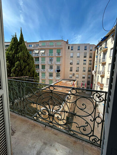 Appartement 2 pièces à louer à Nice, Carré d'or