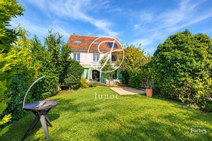 Maison 9 pièces à Rueil-Malmaison, Buzenval, à vendre