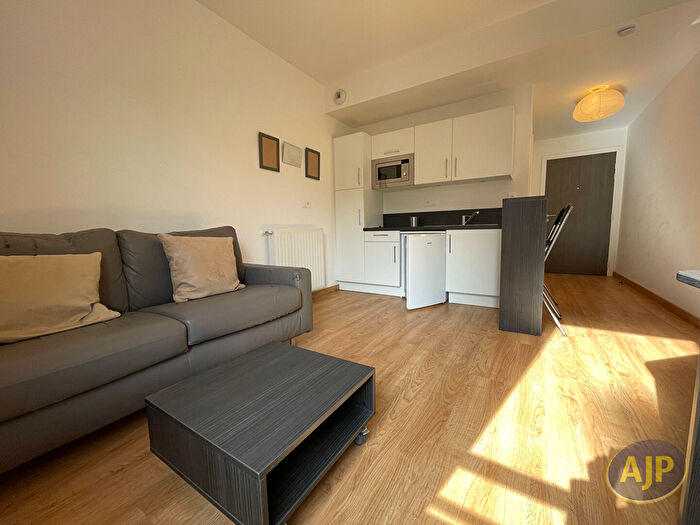 Appartement 1 pièce à louer à Quartiers Centre, Fougères, Sévigné