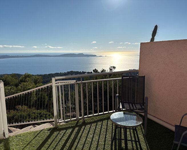 Appartement à vendre - Hyères, Costebelle, Almanarre - 1 pièce