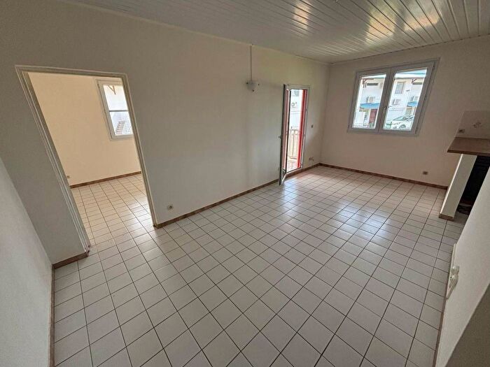 Appartement à louer - Remire-Montjoly - 2 pièces - 1 chambre