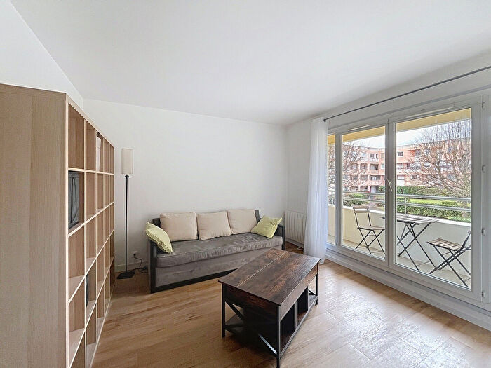 Appartement à louer - Guyancourt, Le Parc, Les Saules - 2 pièces - 1 chambre