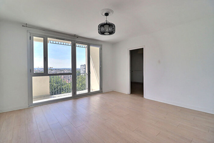 Appartement 3 pièces à Colombes, Henri Martin Estienne d'Orves, à vendre
