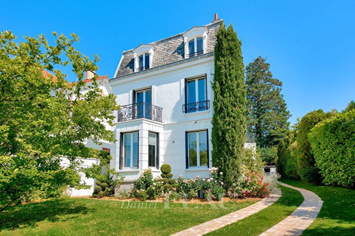 Maison 10 pièces à vendre à Saint-Cloud, Montretout, Coutureau