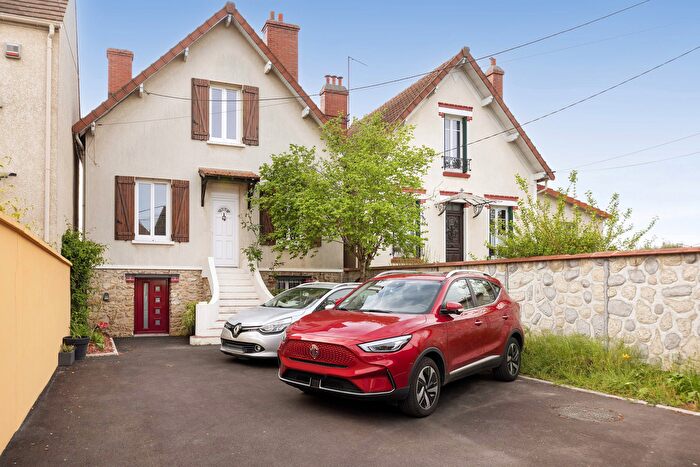 Maison à vendre - Saint-Michel-sur-Orge - 6 pièces - 4 chambres