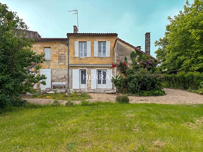 Saint-Pey-dArmens : Maison 4 pièces à vendre