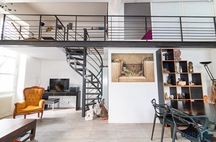 Appartement à vendre - Saint-Denis, République, Gare - 5 pièces - 3 chambres