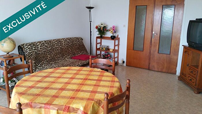 Les Sables-dOlonne, Les Roses, Route du Château dOlonne : Appartement 3 pièces à vendre