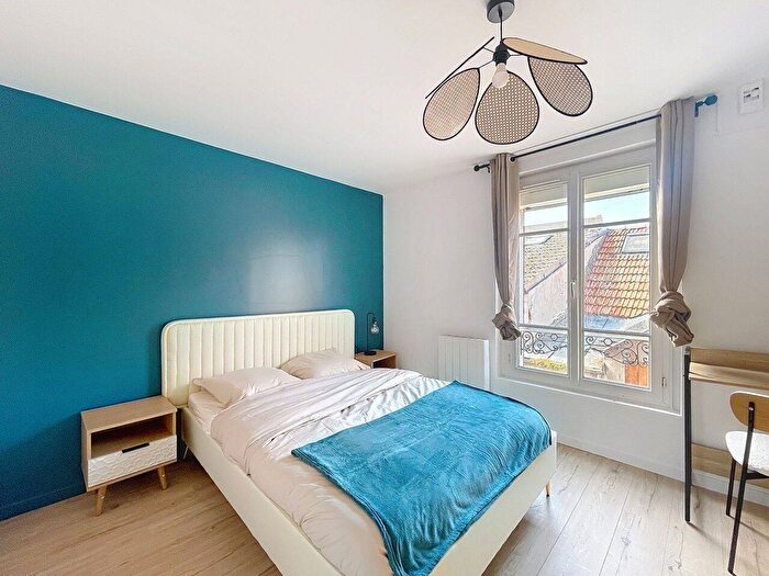 Appartement 1 pièce à Rive Droite-Apport Paris Gare, Corbeil-Essonnes, à louer