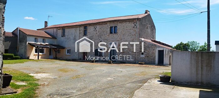 Maison à vendre - Chantonnay - 10 pièces - 8 chambres