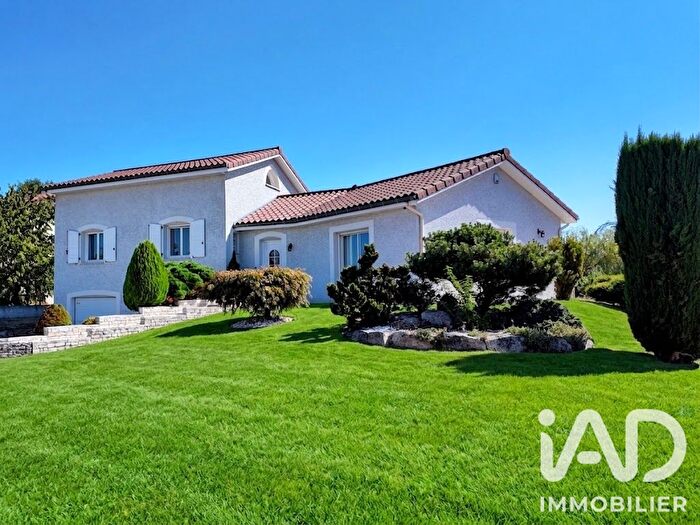 Maison 6 pièces à vendre à Saint-Étienne-le-Molard