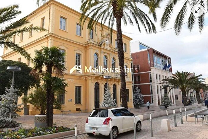 Hyères, Centre-ville : Appartement 3 pièces à vendre