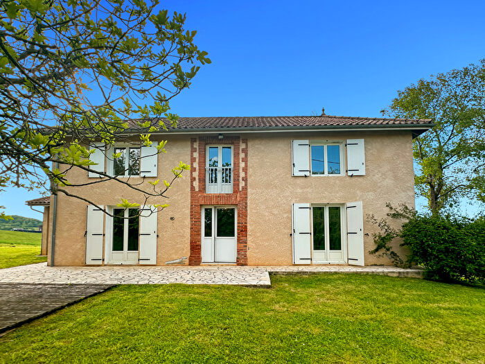 Maison à vendre - Sarraguzan - 5 pièces - 4 chambres