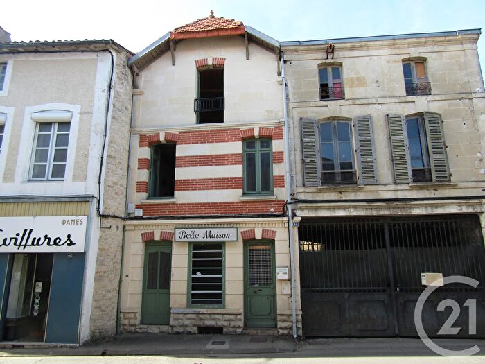 Maison 3 pièces à Chef-Boutonne, à vendre