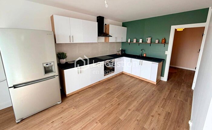 Appartement à louer - Vieux Villaine, Massy - 5 pièces - 3 chambres