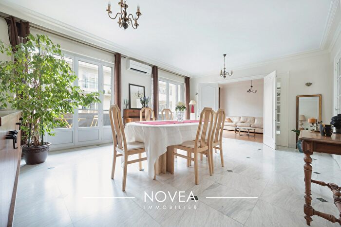 Appartement à vendre - Lyon e , Tête dOr, Vitton - 4 pièces - 3 chambres