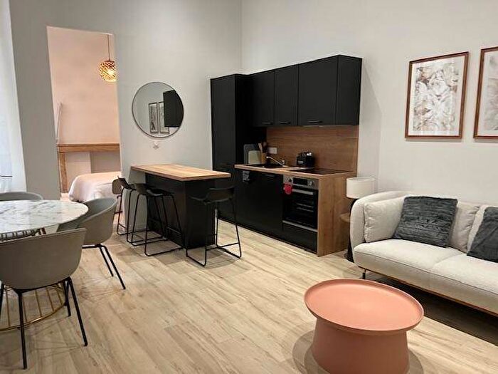 Appartement à louer - Guillotière, Lyon ème arrondissement - 2 pièces - 1 chambre