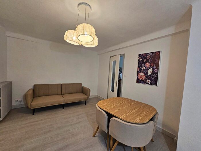 Appartement 3 pièces à Perpignan, Saint-Jean, à louer