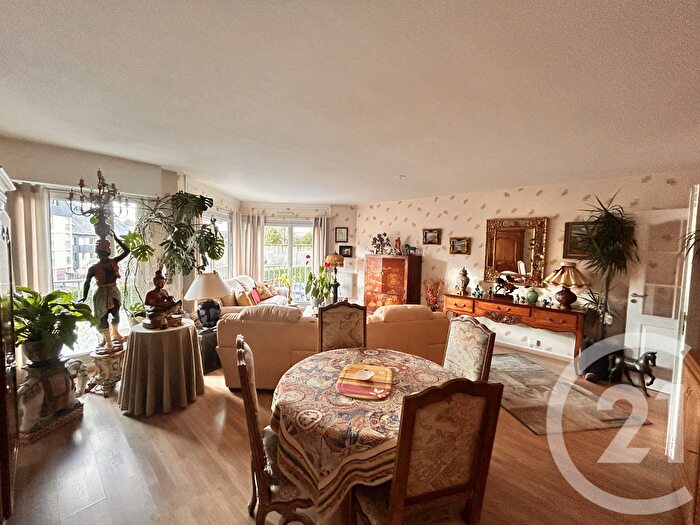 Appartement à vendre - Lisieux, Centre-ville - 4 pièces - 3 chambres