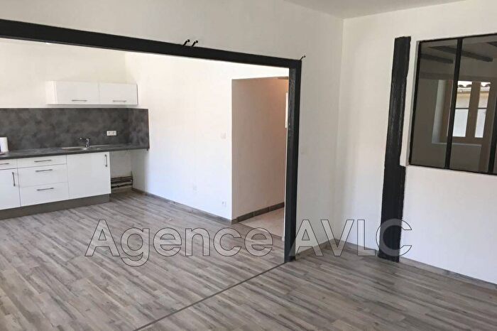 Appartement à louer - Centre Ville-La Roquette, Arles - 3 pièces - 2 chambres