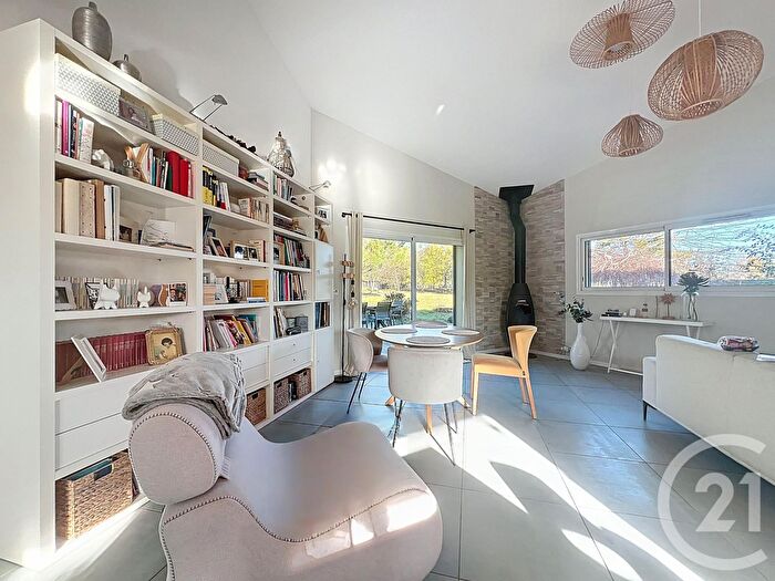 Maison à vendre - Montpon-Ménestérol - 5 pièces - 3 chambres