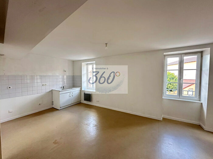 Matour : Appartement 4 pièces à louer