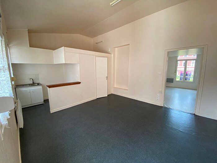 Appartement à louer - Centre Ville, Saint-Quentin - 2 pièces - 1 chambre