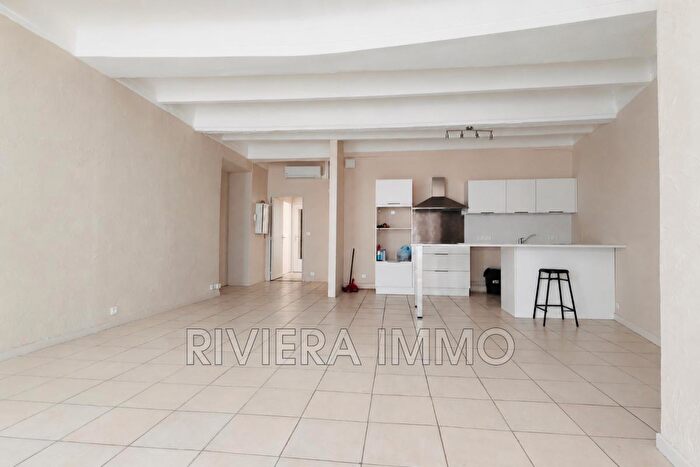 Appartement à louer - Cannes, Centre-ville - 3 pièces - 2 chambres