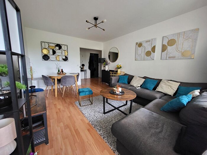 Appartement à vendre - Noisy-le-Grand, Est - 4 pièces - 3 chambres