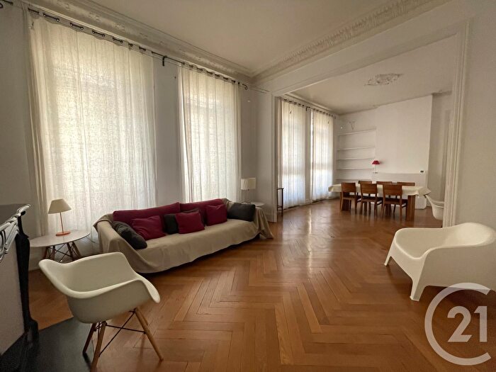 Appartement à louer - Valence, Le Polygone - 6 pièces - 4 chambres