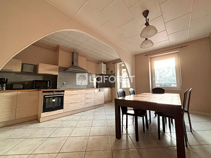 Appartement à vendre - Givors, Centre-ville - 4 pièces - 3 chambres