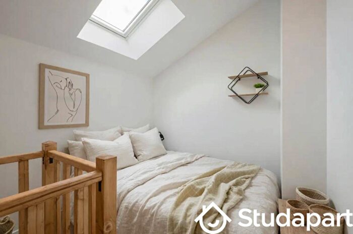 Maison à louer - Clignancourt-Jules Joffrin, Paris ème arrondissement - 1 pièce