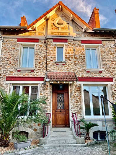 Maison à vendre - La Ferté-sous-Jouarre - 9 pièces - 7 chambres