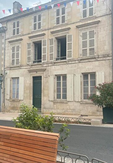 Maison à vendre - Fontenay-le-Comte, Centre-ville, Les Loges, La Pommeraie, La Sablière - 14 pièces - 6 chambres