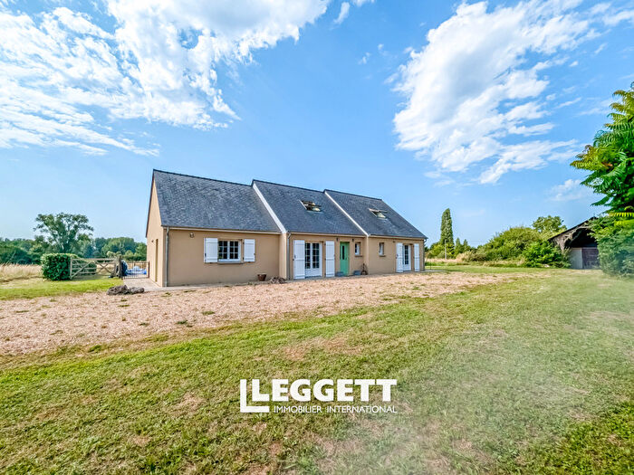 Noyant - Maison 7 pièces à vendre