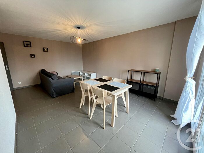 Appartement à louer - Saint-Jean-dArdières - 2 pièces - 1 chambre