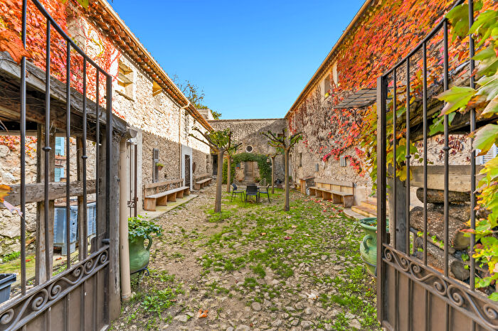 Maison à vendre - Le Broc - 9 pièces - 8 chambres