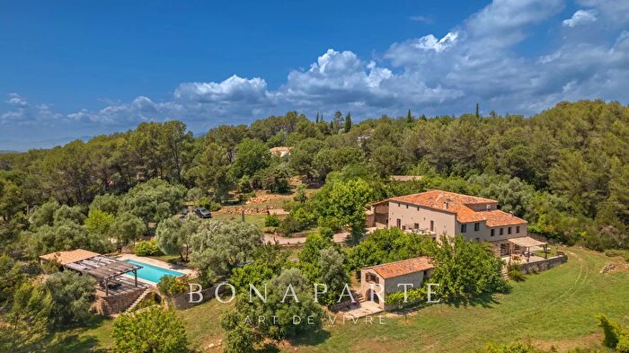 Maison à vendre - Bagnols-en-Forêt - 10 pièces - 7 chambres