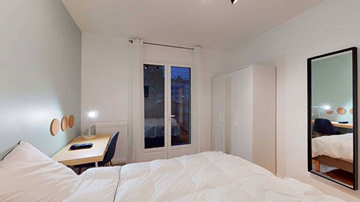 Ruffins-Théophile Sueur-Montreau-Le Morillon - Appartement 1 pièce à louer
