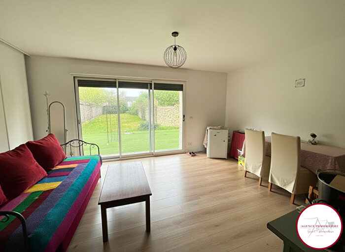 Maison à vendre - Saint-Amand-Montrond - 4 pièces - 3 chambres